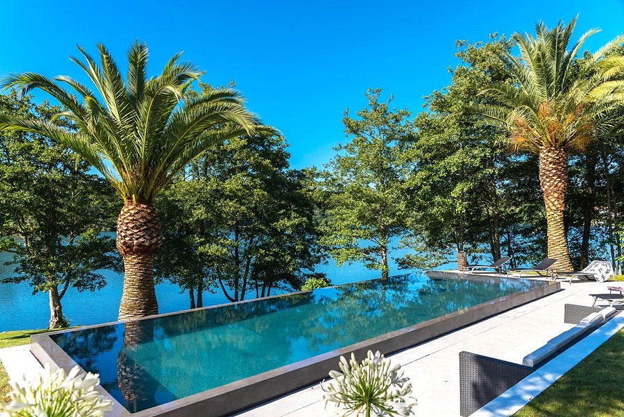 Carré Bleu : constructeur de piscines sur-mesure sur le Blog nouveautés ...